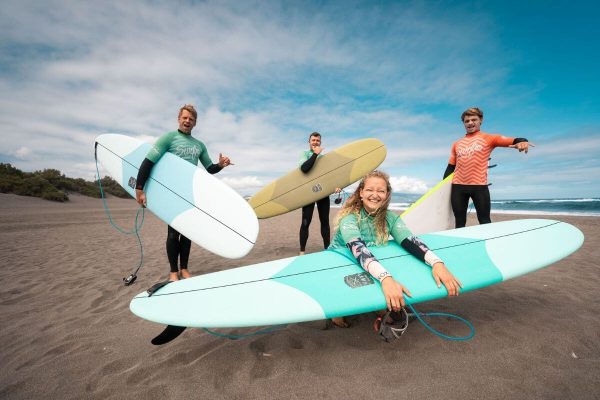A Beginners' Guide to Surfing Gear and Safety Tip